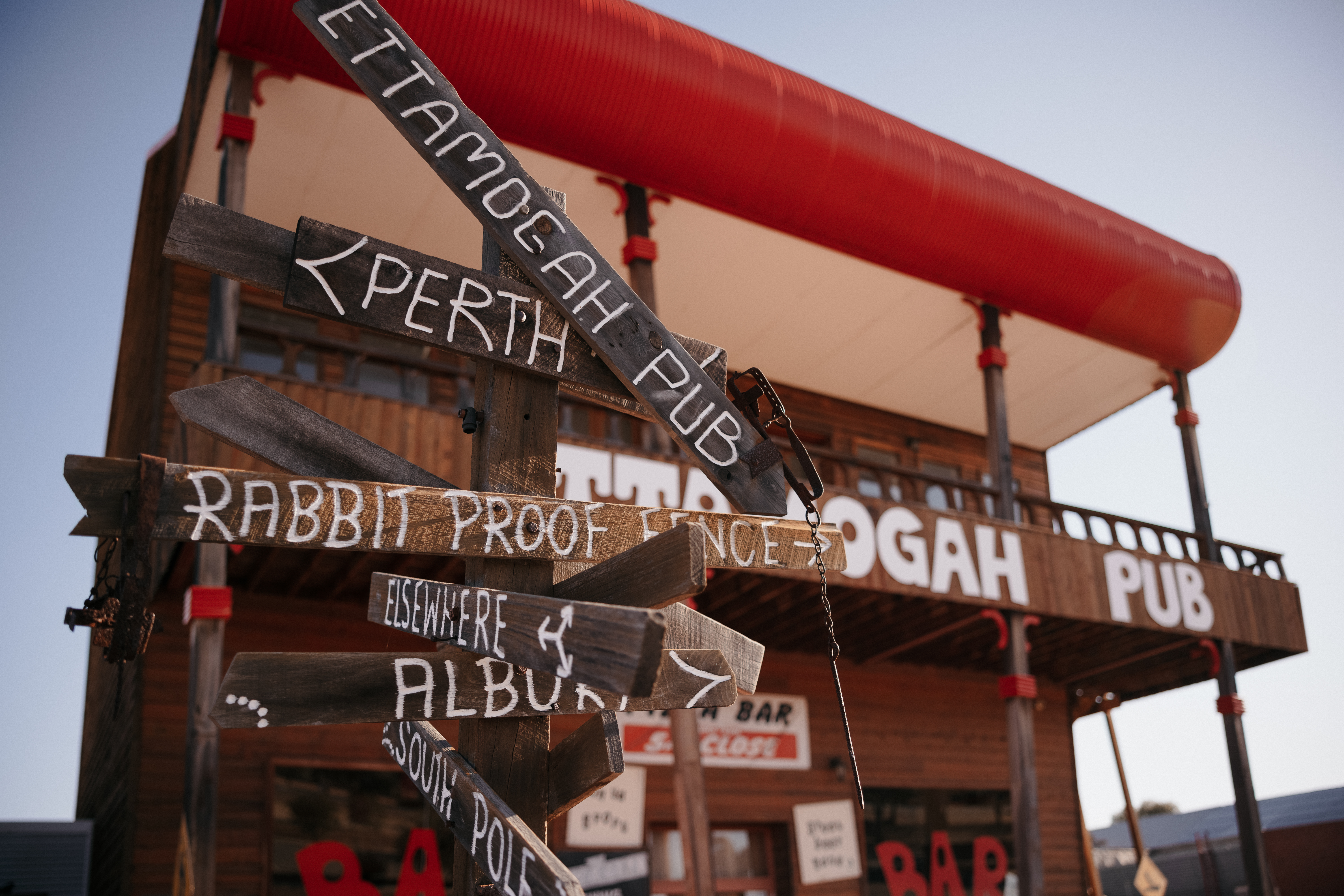 Outback Pubs | Australia's Golden Outback