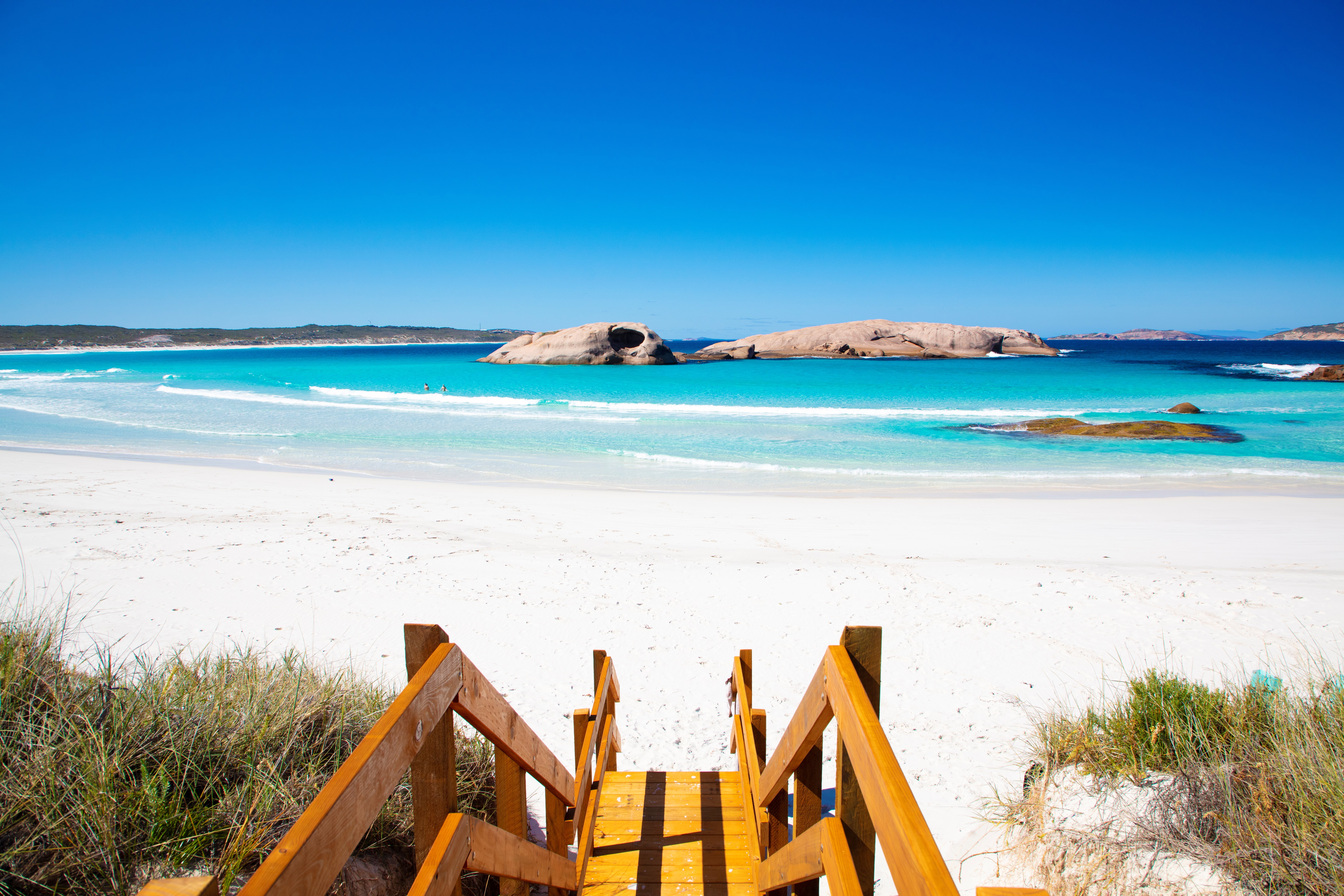 Australia's Golden Outback: Official Tourism & Travel Website