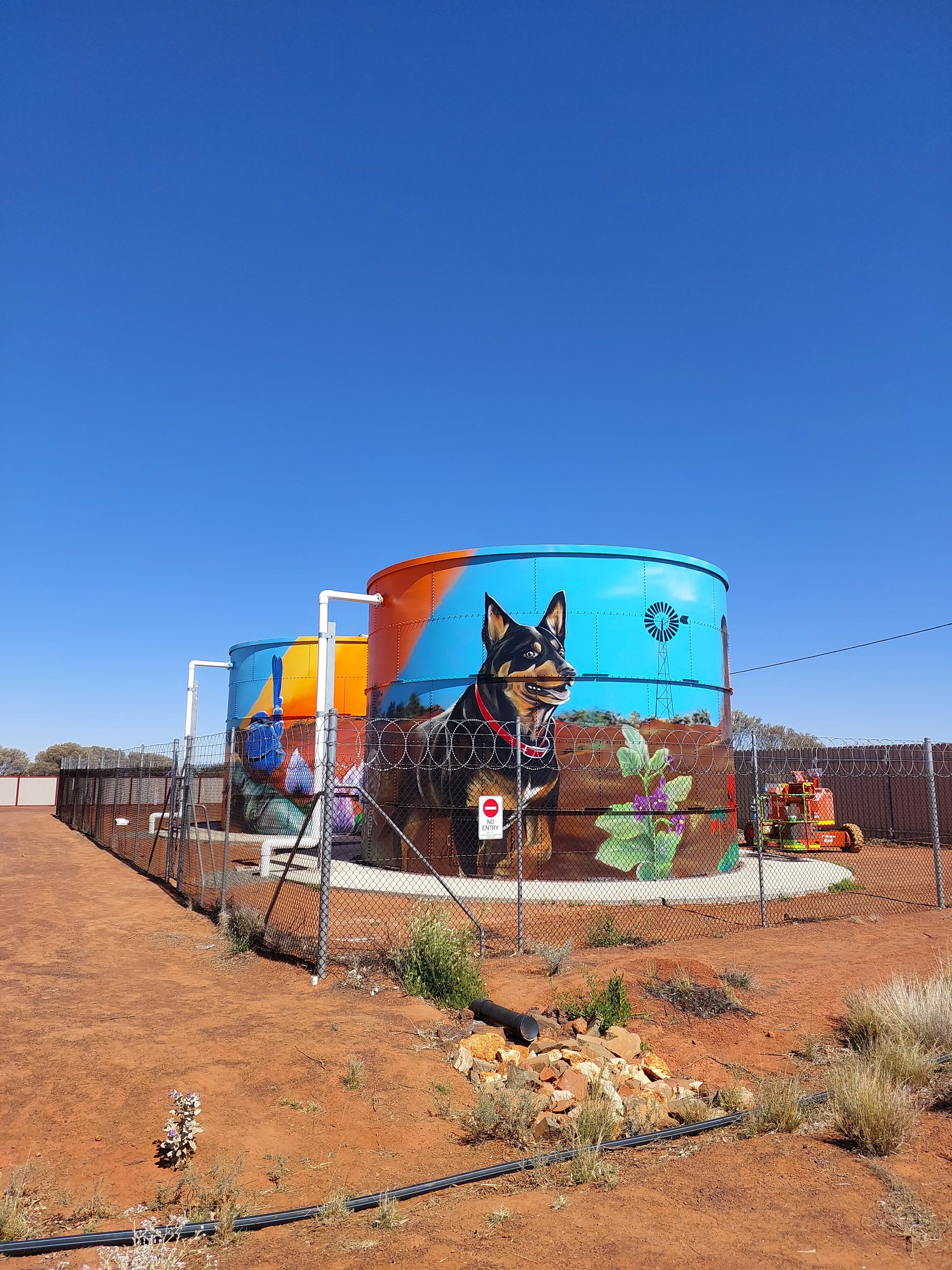 Tank Murals | Australia's Golden Outback
