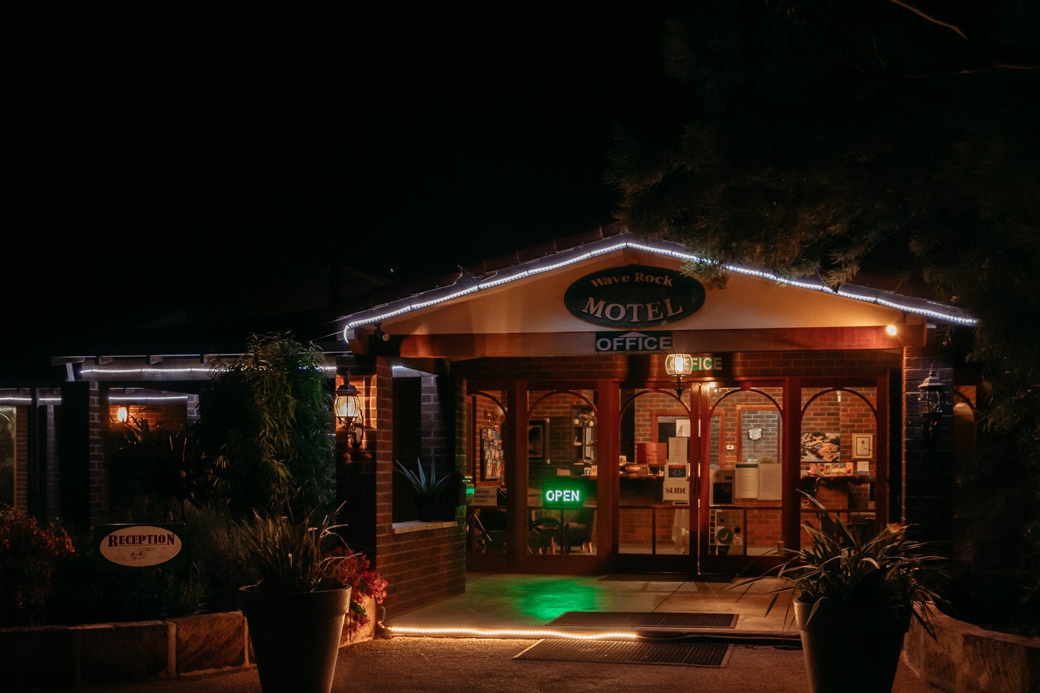 Wave Rock Hotel | Australia's Golden Outback