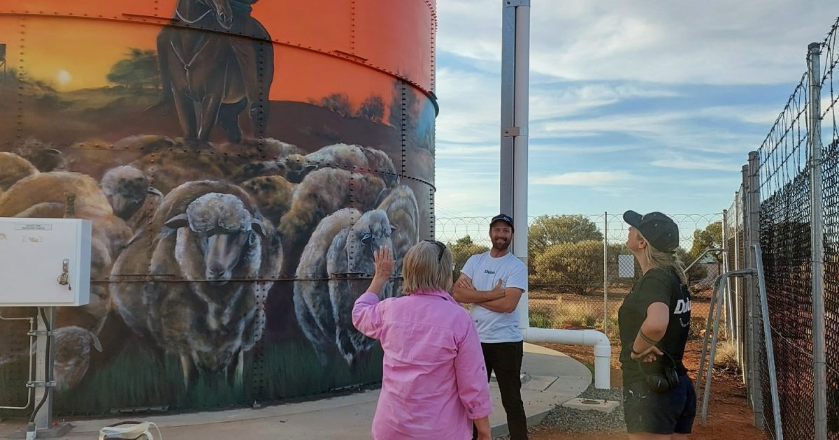 Tank Murals | Australia's Golden Outback